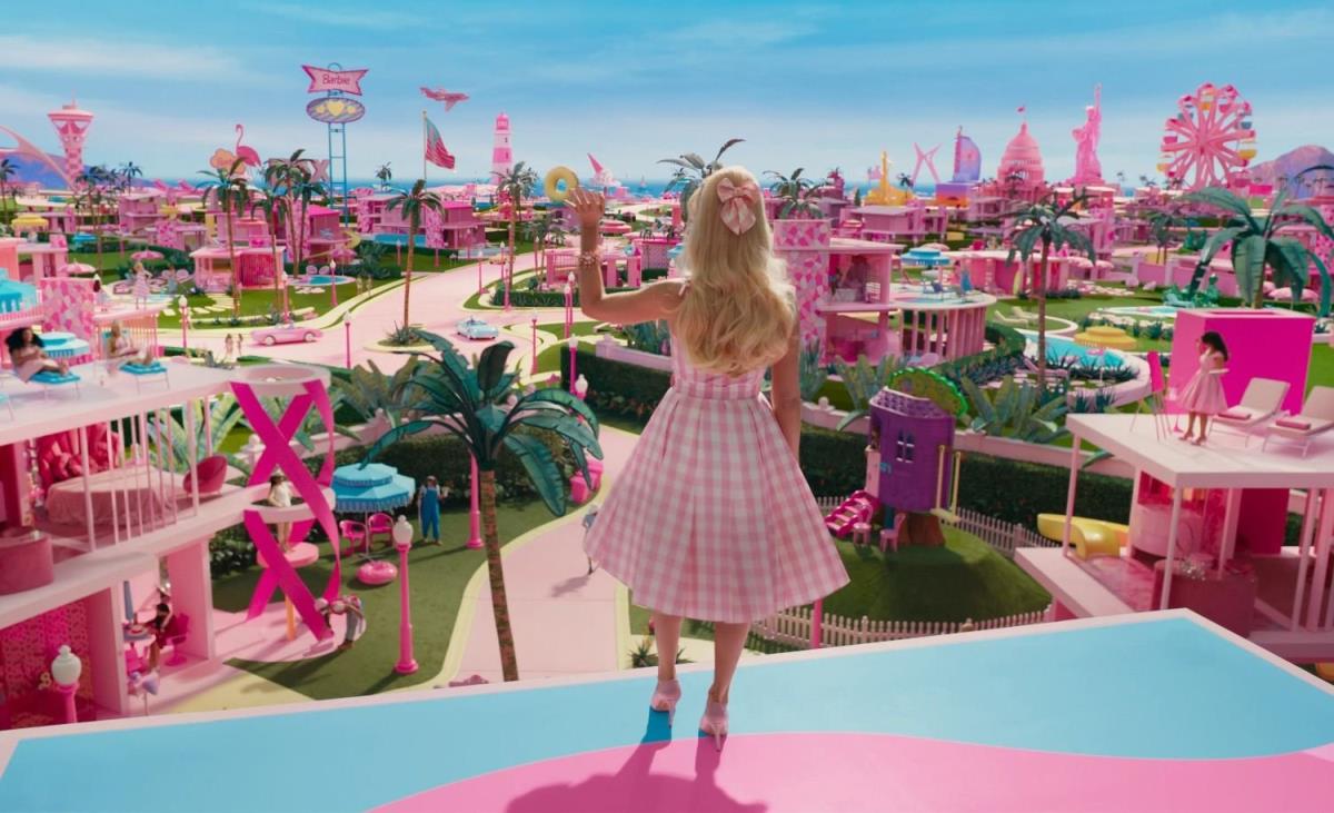 Barbie viaja al mundo real en el nuevo tráiler de la película ...